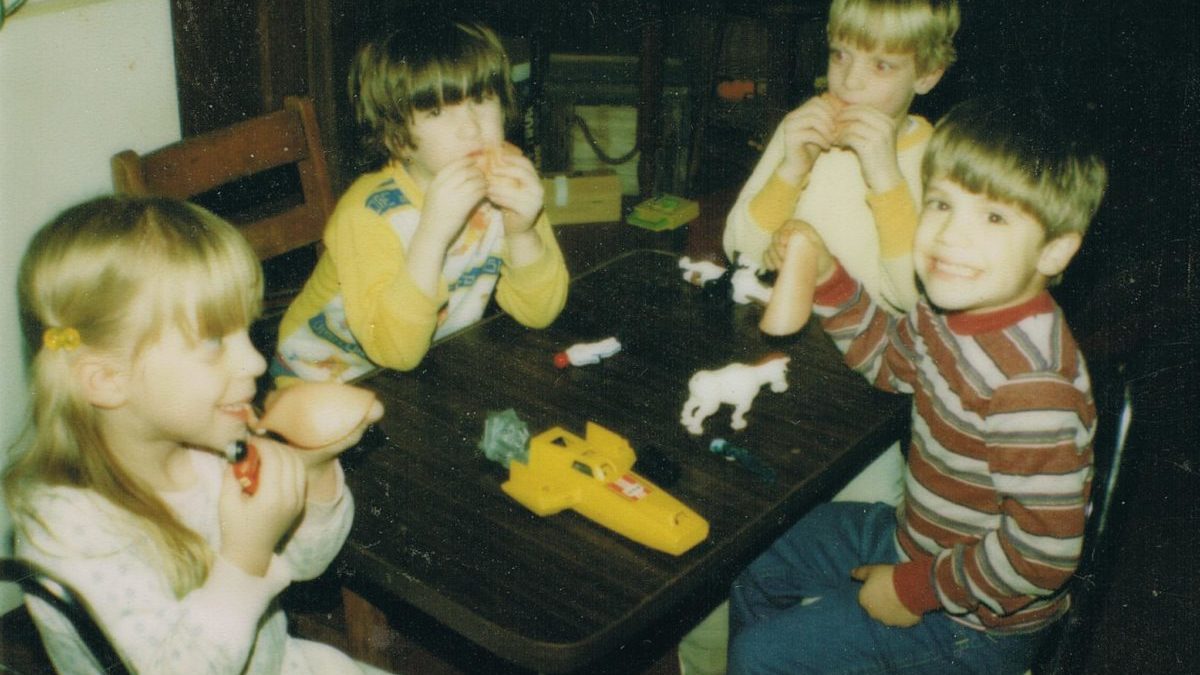 Penner Family Celebrates Cousin Peter's Graduation from the Kid's Table