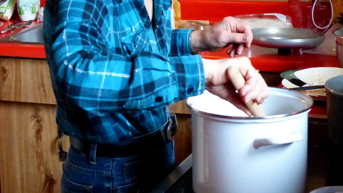 Controversial Mennonite Woman Cooks Up Batch of Somma Borscht in Winter